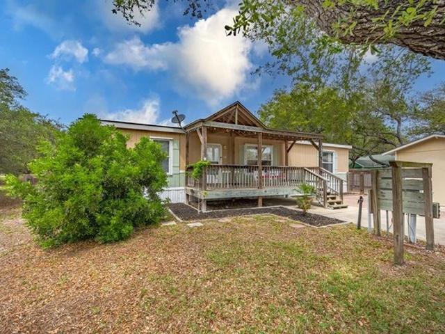 81 S Lake Dr, Rockport, TX 78382