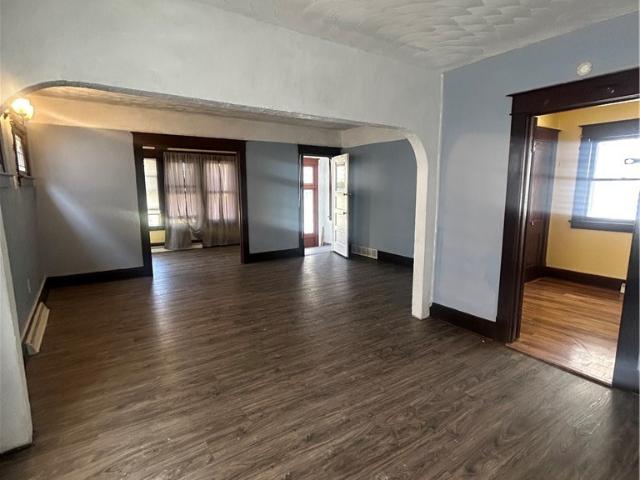 81 Saint Florian Street # Lower