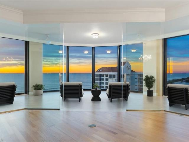 81 seagate dr, naples, fl