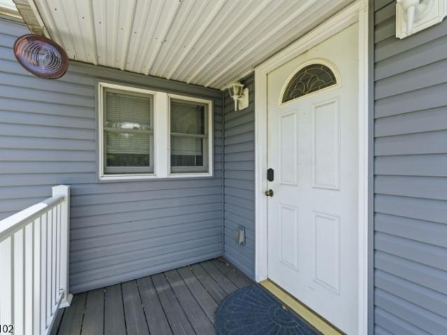 81 Sergeantsville Rd