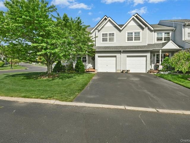 81 Sprucewood Blvd, Central Islip, NY 11722