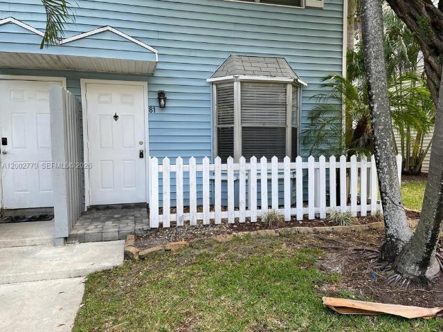 81 SW 3rd St, Unit 81, Pompano Beach, FL 33060 | MLS #A12002 | Compass