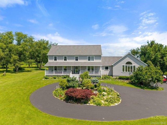 81 Sunset Dr, Patterson, NY 12563
