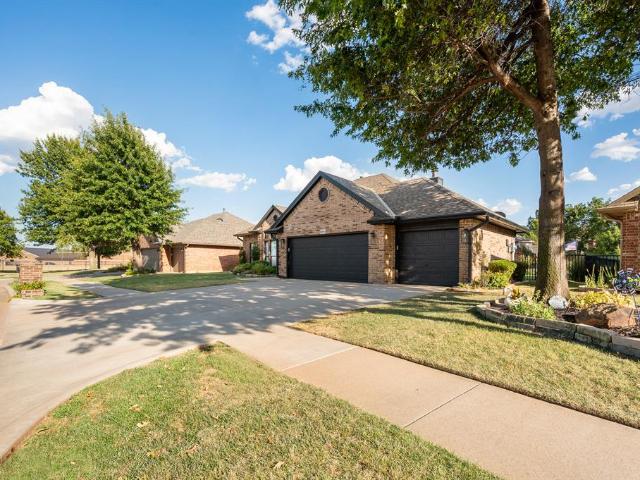 8204 NW 69th Street