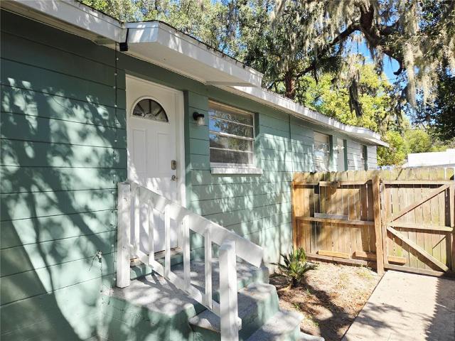 8204 N 13th St, Tampa, FL 33604 | MLS #TB8487 | Compass