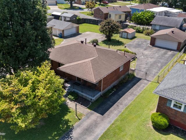 8204 Bost Ln
