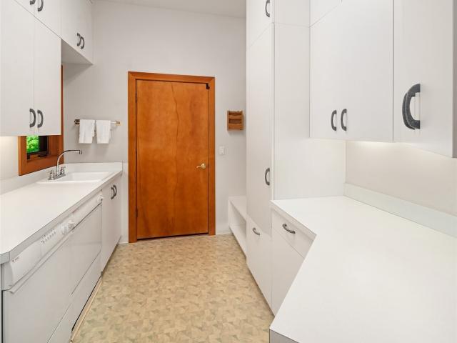 8204 E Side Dr NE, Tacoma, WA 98422 | MLS #2540