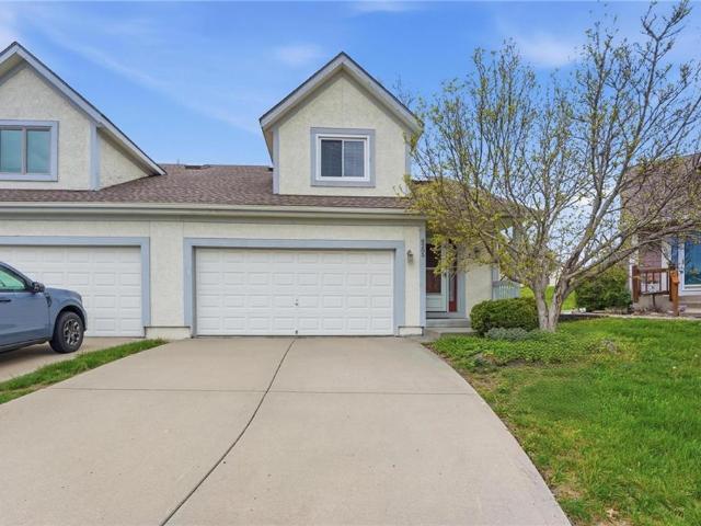 8205 NW Bradford Ct, Kansas City, MO 64151 | MLS #2610 | Compass