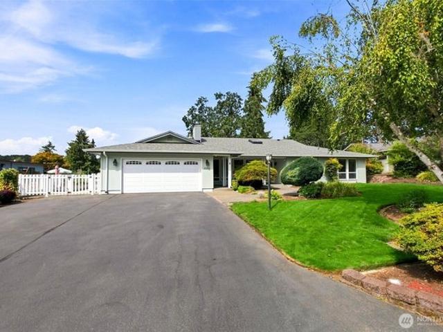 8205 Amber Dr SW, Lakewood, WA 98498