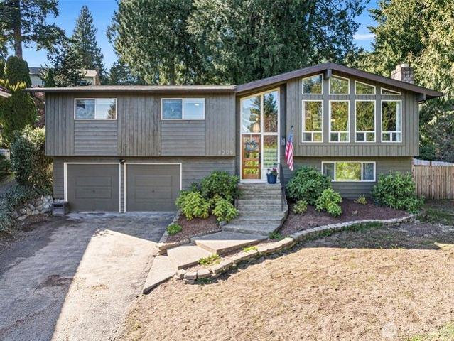 8205 Clearidge Ave NW, Silverdale, WA 98383