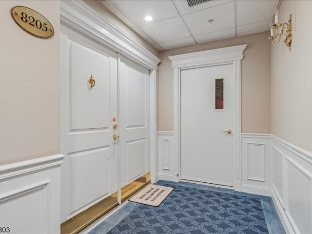 8205 Harcourt Rd # 8205
