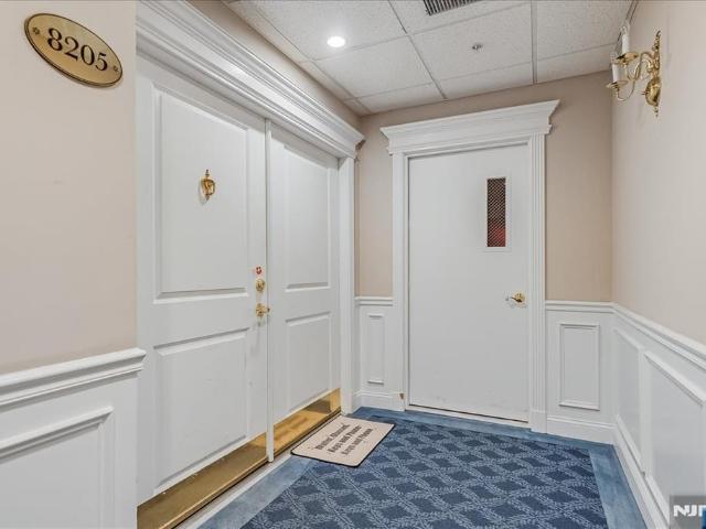 8205 Harcourt # 8205