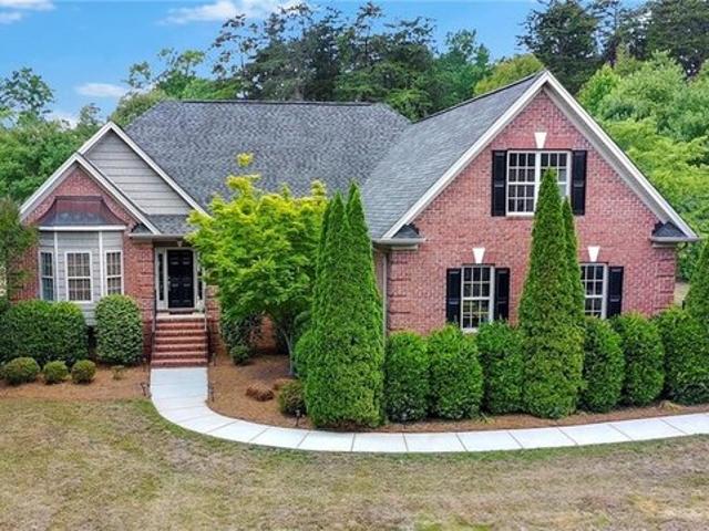 8205 Kandi Dr, Stokesdale, NC 27357