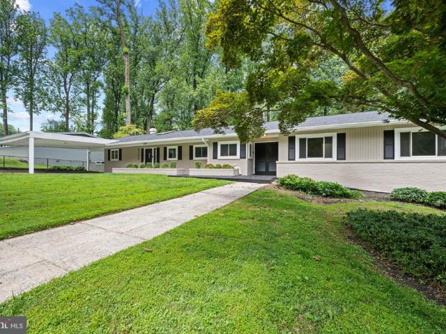 8206 Cranwood Court