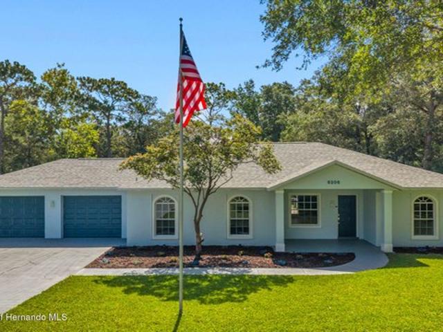 8206 Simmons St, Brooksville, FL 34613