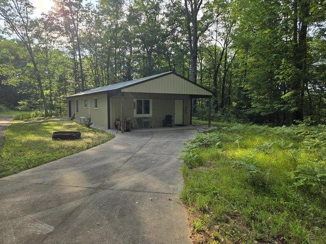 8207 N Hunters Ridge Dr, Irons, MI 49644