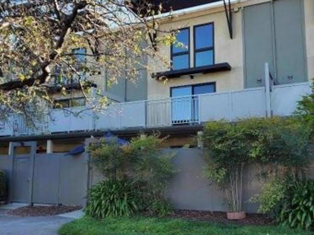 8207 Admiralty Ln, Foster City, CA 94404