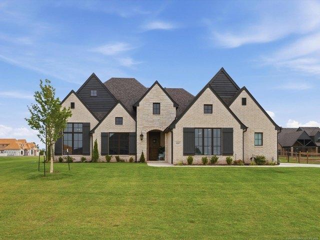 8207 E 110th St N, Owasso, OK 74055