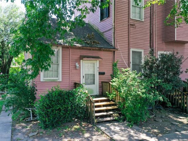 8207 Freret Street