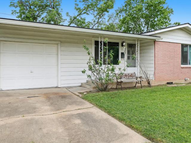 8207 Lazy Ln
