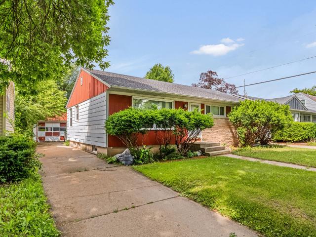 8207 W Muriel Pl