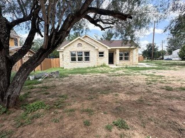 8207 1st Aly, Somerset, TX 78069