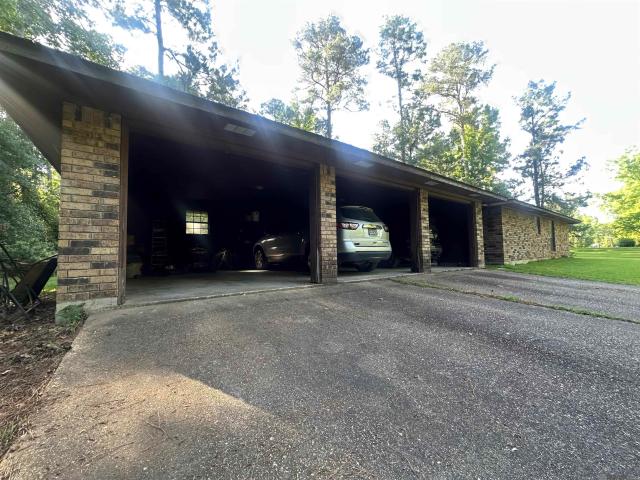 8208 Beechwood Loop