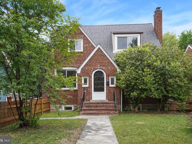 8209 Flower Ave, Takoma Park, MD 20912