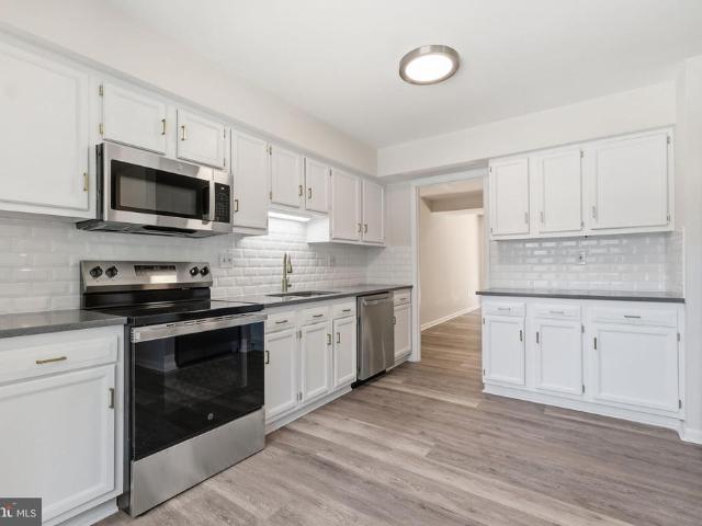 8209 Londonderry Court