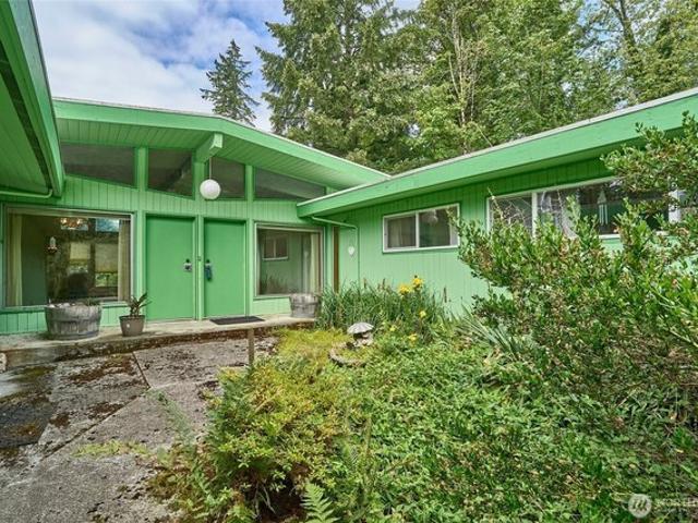 8209 th Pl SE, Newcastle, WA 98059