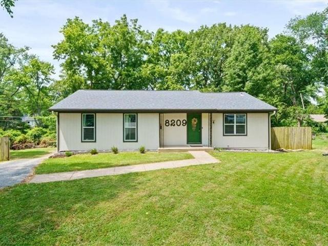 8209 W 56th Ter, Merriam, KS 66202