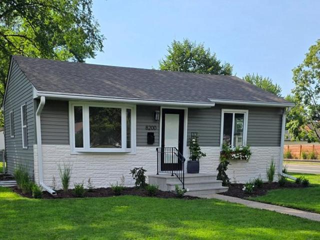 8200 Clinton Ave S, Bloomington, MN 55420