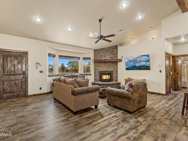 8200 Stardust Trail