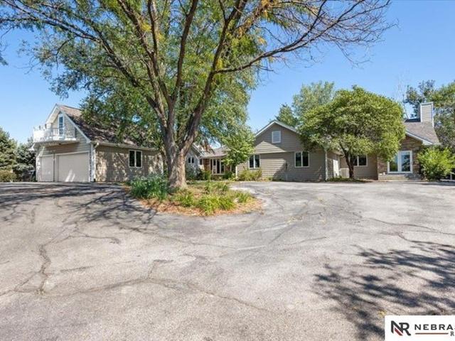 8200 SW 24th St, Lincoln, NE 68523