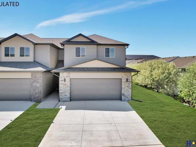 8200 Ventura Pl, Lincoln, NE 68505