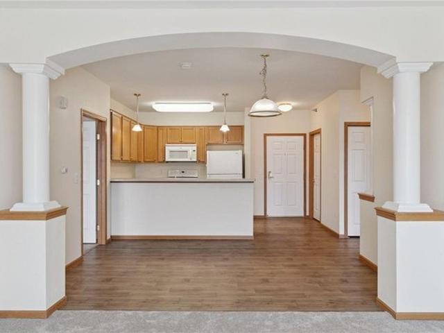 8200 W 33rd St Apt 305, Saint Louis Park, MN 55426