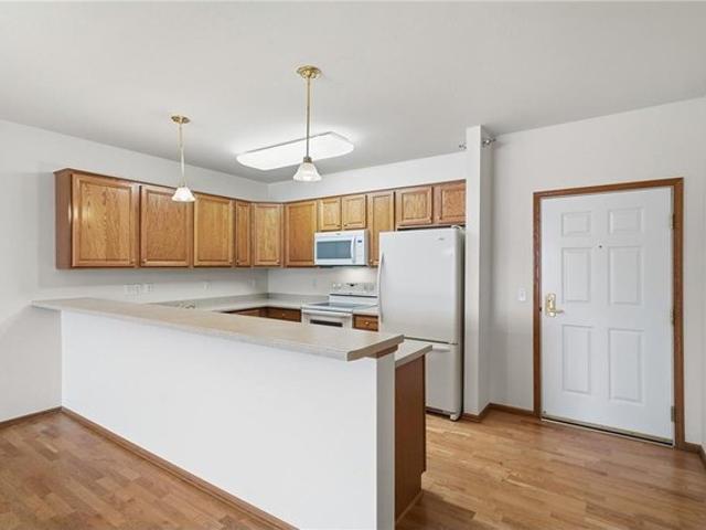8200 W 33rd St Apt 310, Saint Louis Park, MN 55426