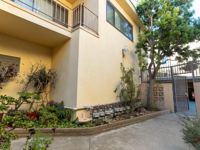8200 W Manchester Ave 2 Bedroom Apartment for Rent at 8200 W Manchester Ave, Los Angeles, CA 90293 Westchester Playa Del Rey