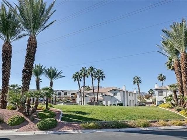 8201 Midnight Star Ct, Las Vegas, NV 89145