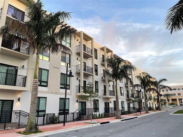 8201 NW 41st St Unit D203, Doral, FL 33166