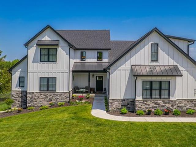 8201 Alexander St, Schererville, IN 46375
