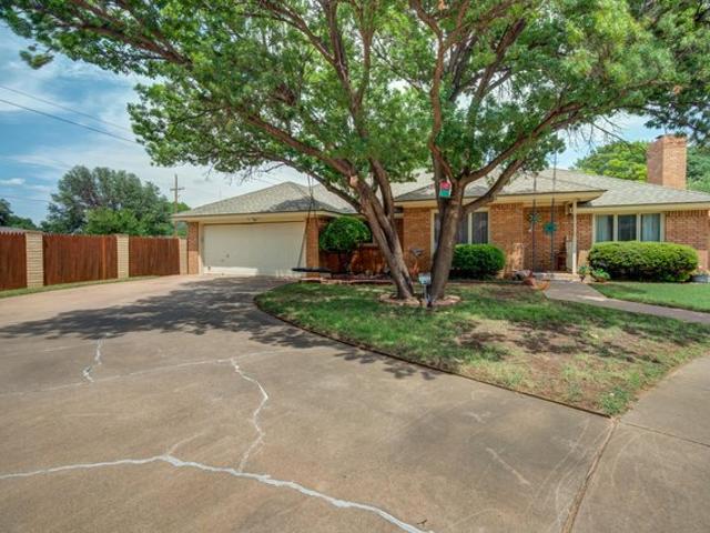 8201 Bangor Ave, Lubbock, TX 79424