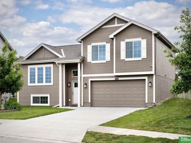 8201 Craig Ave, Omaha, NE 68122