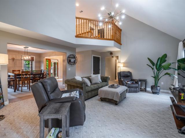 8201 Fountain View Court