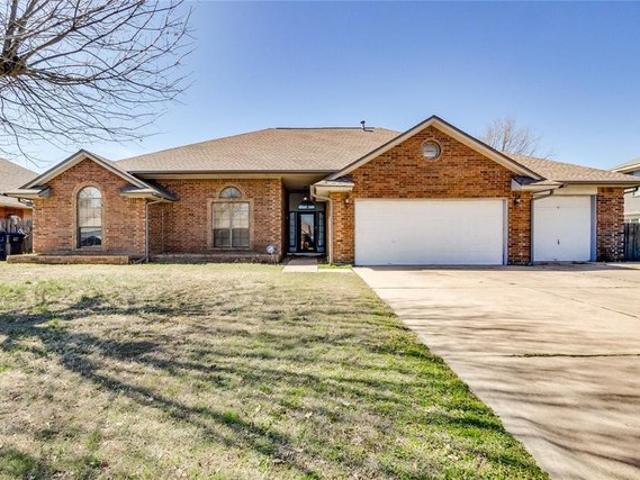 8201 Harvest Hills Blvd S, Oklahoma City, OK 73132
