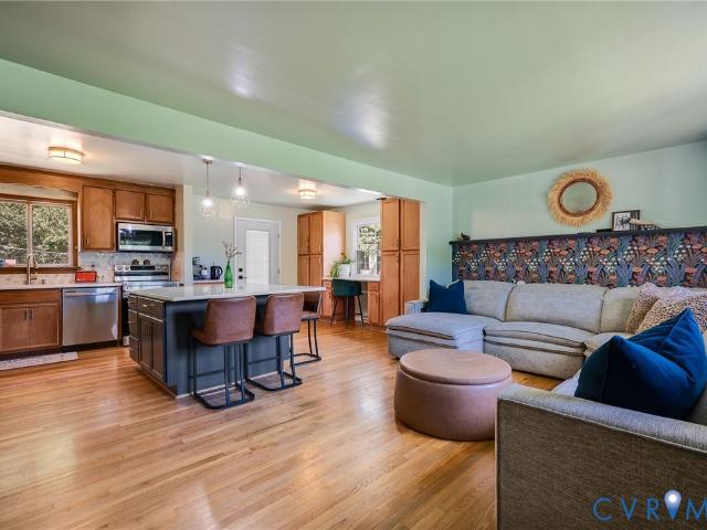 8201 Lydell Drive