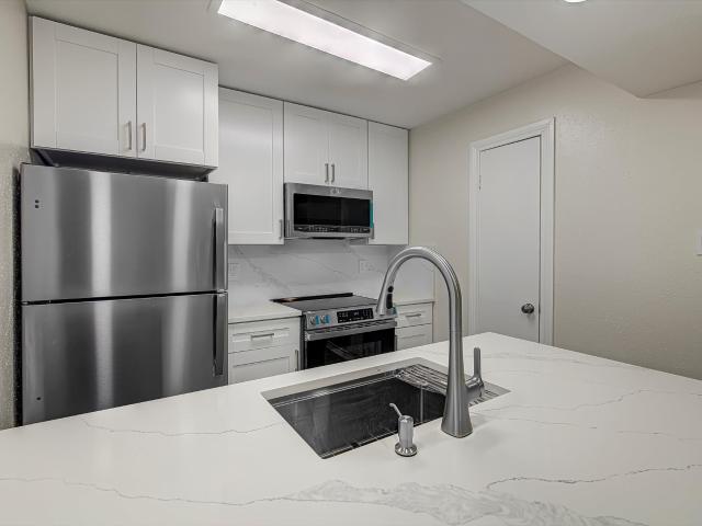 8201 Richmond Ave, Unit 10, Houston, TX 77063 | MLS #10511