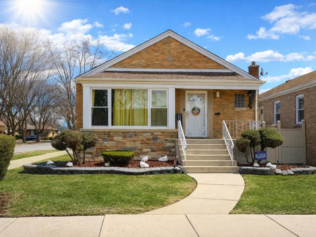 8201 S Homan Ave, Chicago, IL 60652 | MLS #12589 | Compass