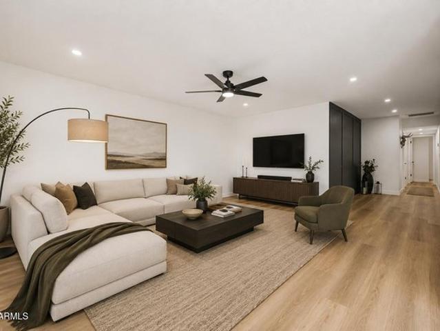8202 N 21st Dr Unit B201, Phoenix, AZ 85021