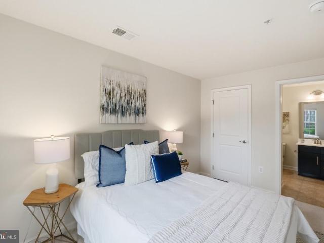 8202 N Channel Drive